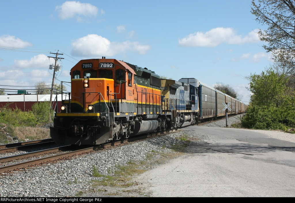HLCX 7892 with CSX train Q217
